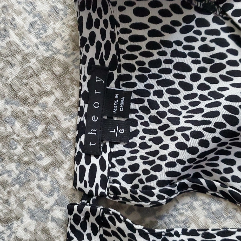Theory Black/White Sleeveless Shell - Gem